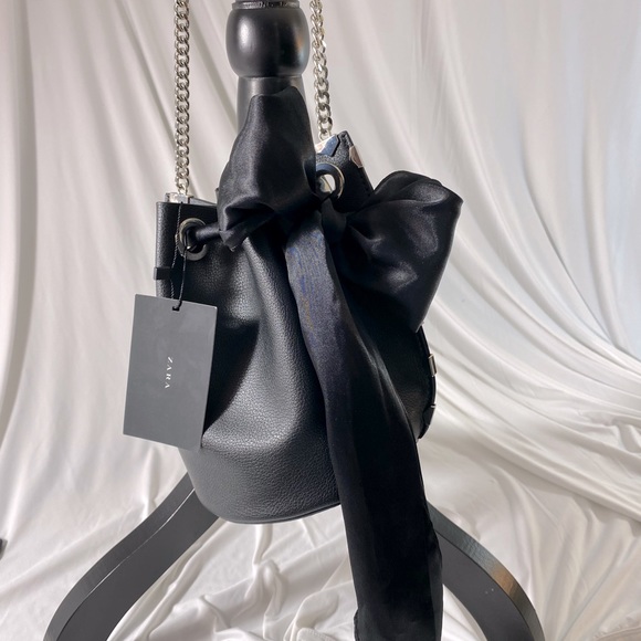 Zara | Bags | Nwt Zara Crossbody Bucket Purse Black With Silver Accents ...
